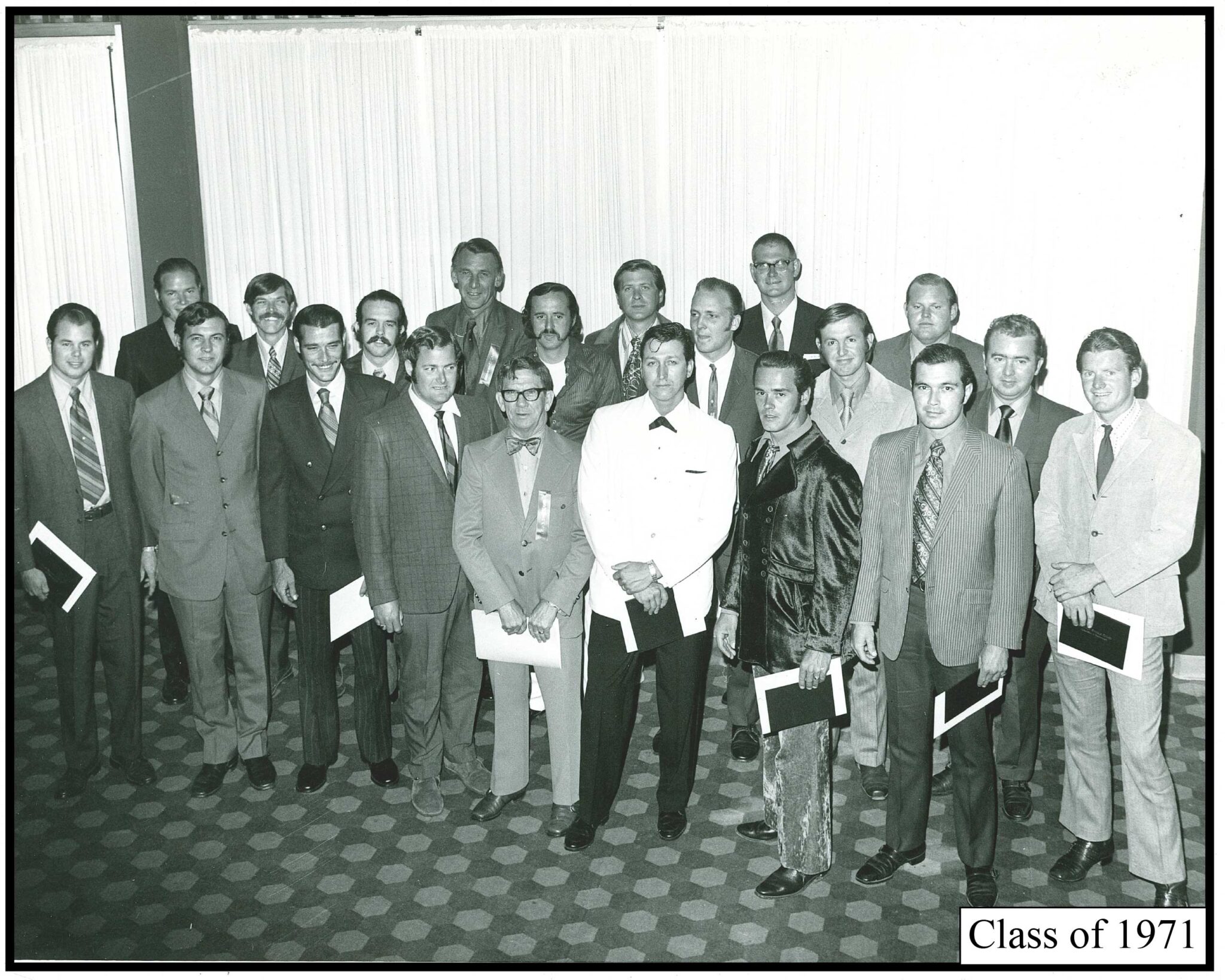 ETI Graduating Class of 1971 – Electrical Training Institute